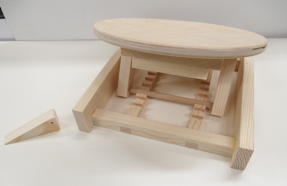 Rotating Easel – PineCraft Inc